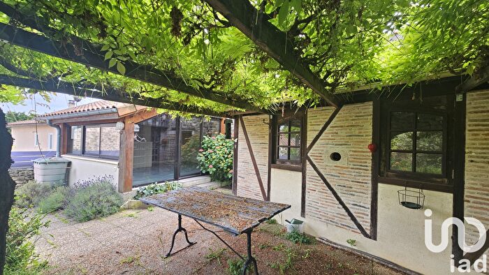 Maison à vendre - Ruffec - 6 pièces - 4 chambres