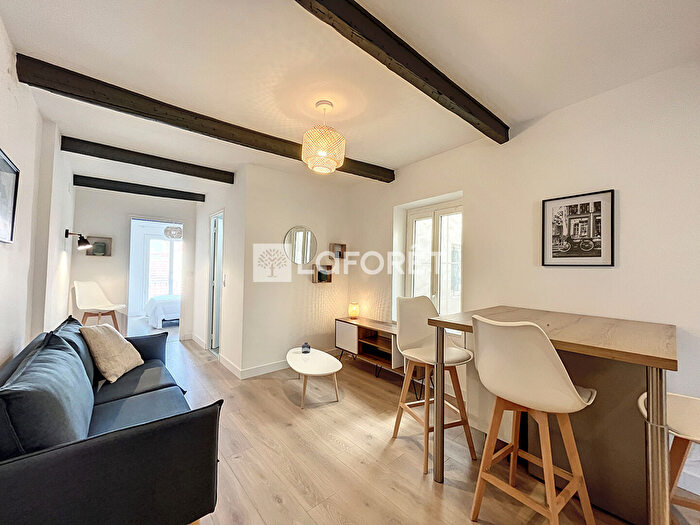 Appartement à louer - Béziers, Champ de Mars - 1 pièce - 1 chambre
