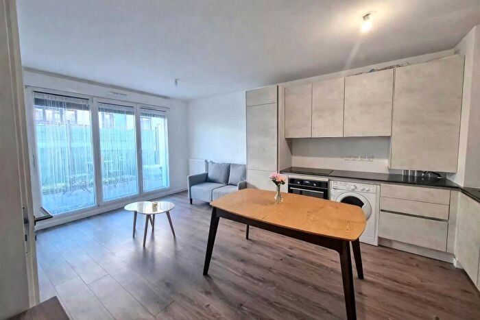 Appartement à louer - Nord, Chambourcy - 2 pièces - 1 chambre