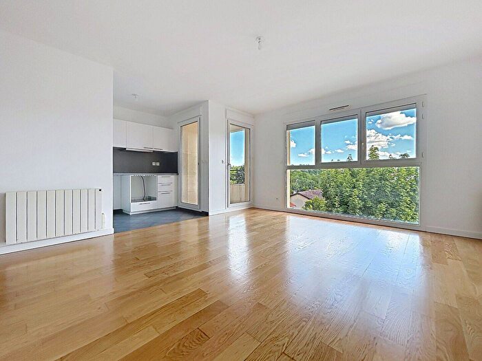 Champlong, Saint-Genis-Laval : Appartement 3 pièces à louer