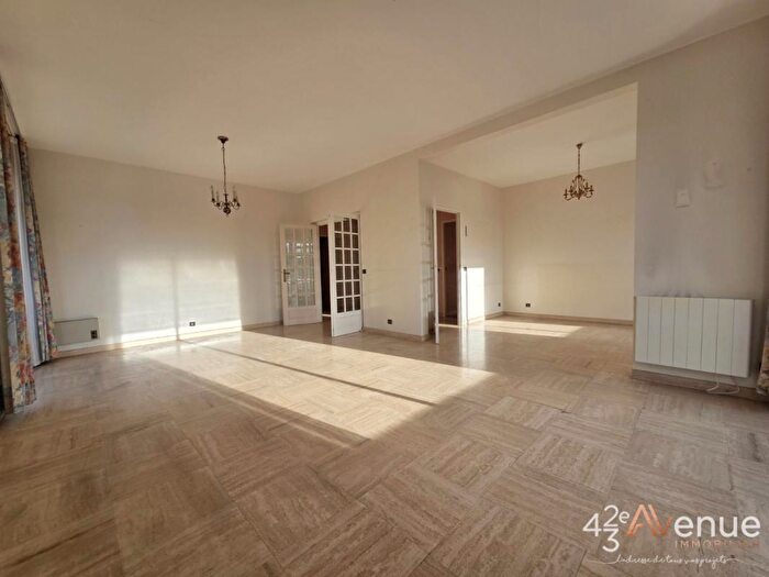 Appartement à vendre - Saint-Étienne, La Métare, Le Portail Rouge, Fauriel, Villeboeuf - 6 pièces - 4 chambres