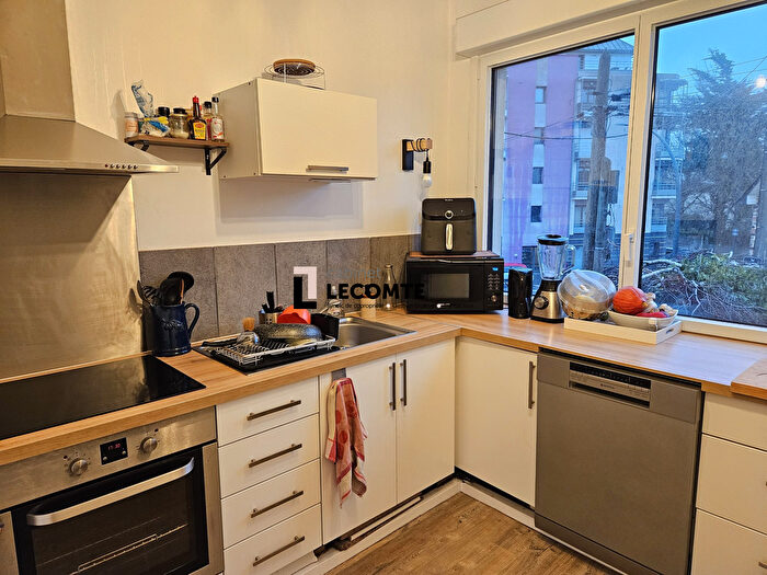 Maison à vendre - Quartiers Nord-Est, Jeanne dArc - 3 pièces - 2 chambres