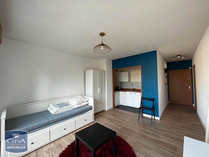 Appartement à louer - Laval, Hilard - 1 pièce