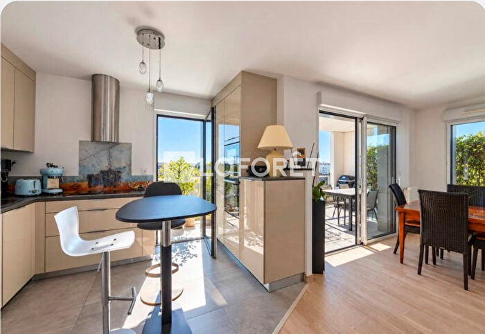 Appartement 4 pièces à vendre à Quartiers Centre, Saint-Hélier, Gare