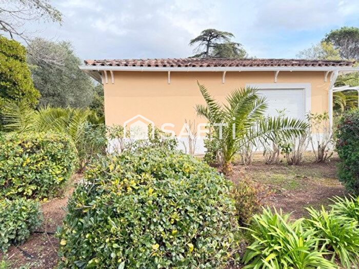 Appartement à vendre - Saint-Raphaël, Veyssières - 3 pièces - 2 chambres