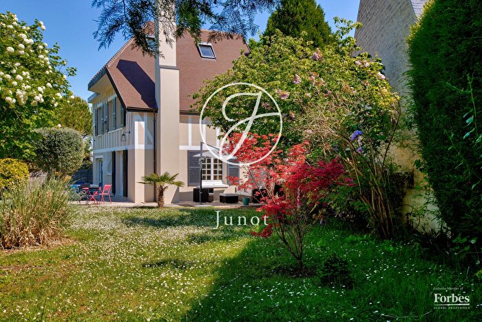 Rueil-Malmaison, Jonchere, Malmaison, Saint-Cucufa : Maison 8 pièces à vendre
