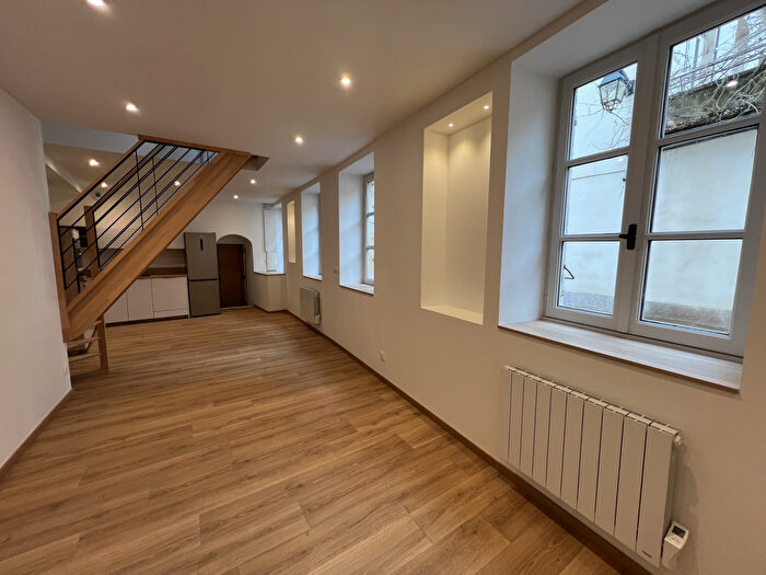 Appartement à vendre - Beaune, Centre-ville - 4 pièces - 2 chambres