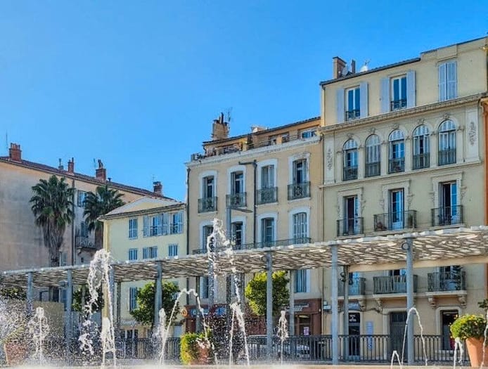 Hyères, Centre-ville - Appartement 4 pièces à louer