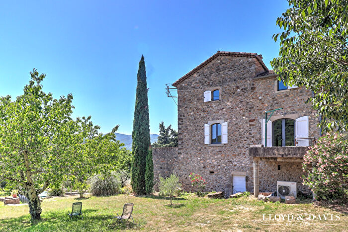 Maison 8 pièces à Meyrannes, à vendre