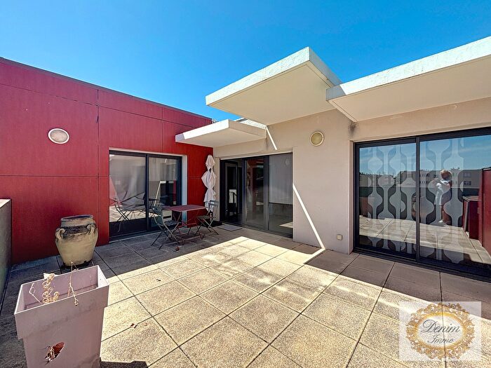 Appartement à vendre - Alès - 4 pièces - 3 chambres