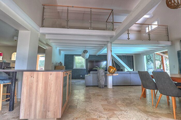 Maison à vendre - Vallauris, Les Issarts, Subreville - 6 pièces - 5 chambres