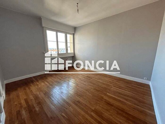 Appartement à louer - Le Centre-Gare, Roanne - 5 pièces - 4 chambres