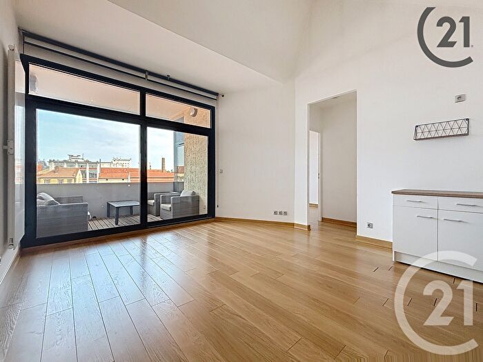 Appartement 2 pièces à Troyes, Gare, à louer