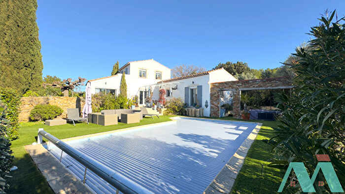 Maison à vendre - Le Beausset - 7 pièces - 4 chambres