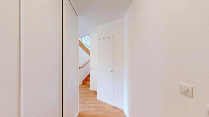 Appartement à louer - Montreuil, Versailles - 5 pièces - 4 chambres