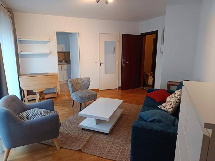 Appartement à louer - La Fourche-Guy Môquet, Paris ème arrondissement - 1 pièce