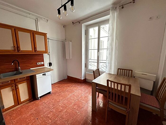 Paris 11ème, République, Saint-Ambroise : Appartement 2 pièces à vendre