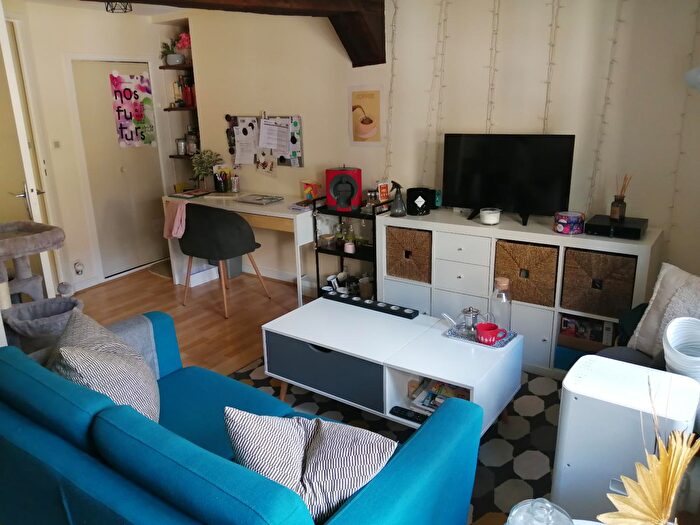 Appartement 2 pièces à Quartiers Centre, Centre-ville, à louer