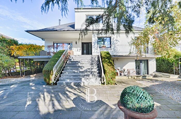 Maison à vendre - Thionville, Côte des Roses - 9 pièces - 6 chambres