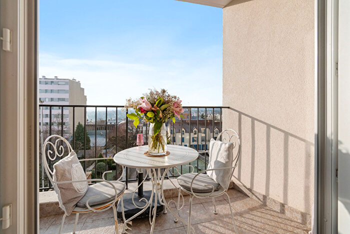 Appartement à vendre - Saint-Germain-en-Laye, Centre-ville, Quartiers forestiers - 3 pièces - 2 chambres