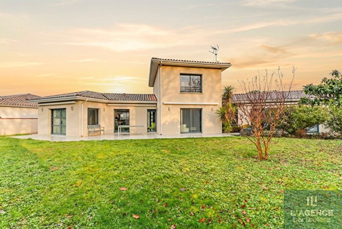 Maison à vendre - Grépiac - 5 pièces - 4 chambres