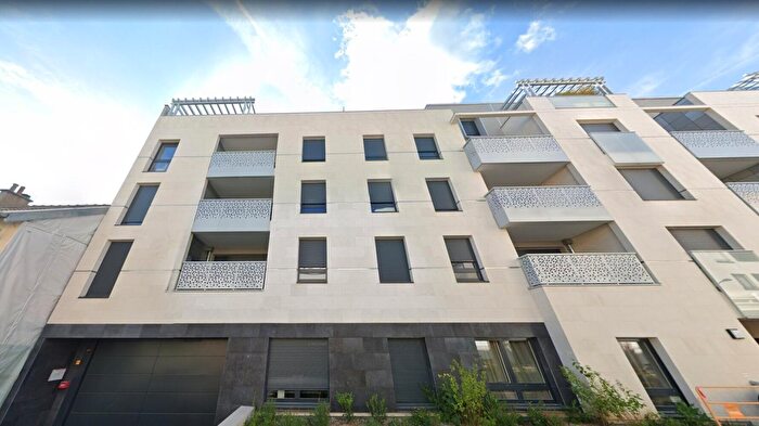 Saint-Cyr-l'École, Centre-ville - Appartement 2 pièces à louer