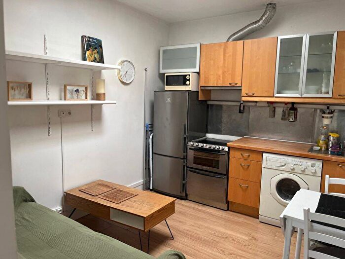 Gambetta, Paris 20ème arrondissement : Appartement 2 pièces à louer