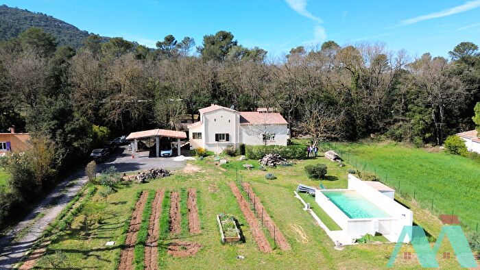 Maison à vendre - Signes - 6 pièces - 4 chambres