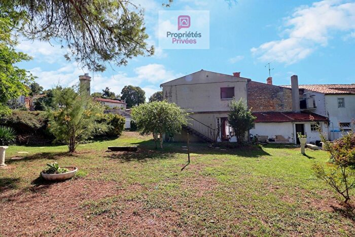 Maison 8 pièces à Taillebourg, à vendre