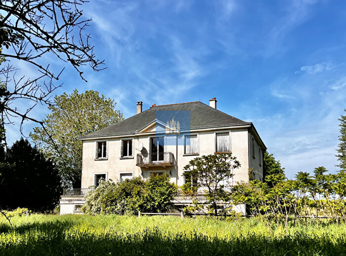 Maison 8 pièces à Montreuil-Bellay, à vendre