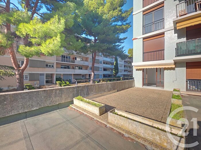 Appartement à vendre - Marseille e , Saint-Jérome - 2 pièces - 1 chambre