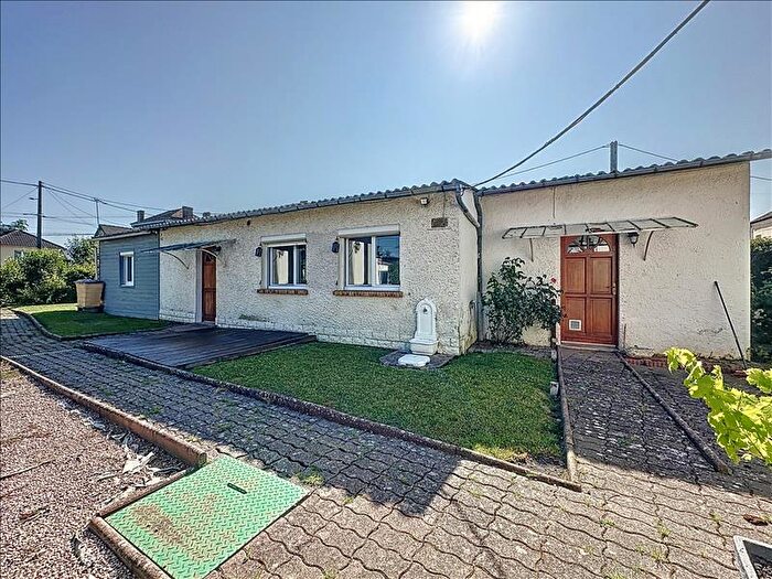 Maison 4 pièces à Saint-Lubin-des-Joncherets, à louer