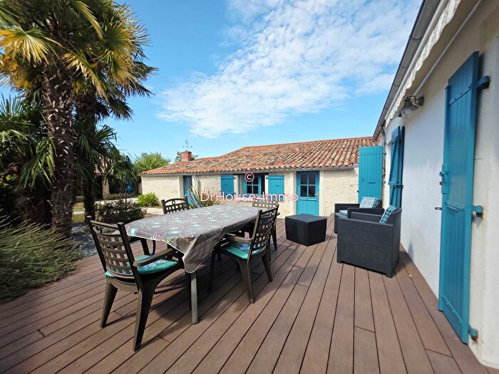 Maison 6 pièces à Sainte-Radégonde-des-Noyers, à vendre