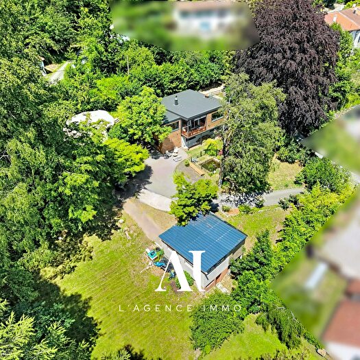 Maison 6 pièces à Collonges, à vendre