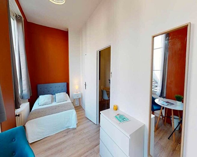 Appartement à louer - Île Saint Louis, Paris ème arrondissement - 4 pièces - 4 chambres