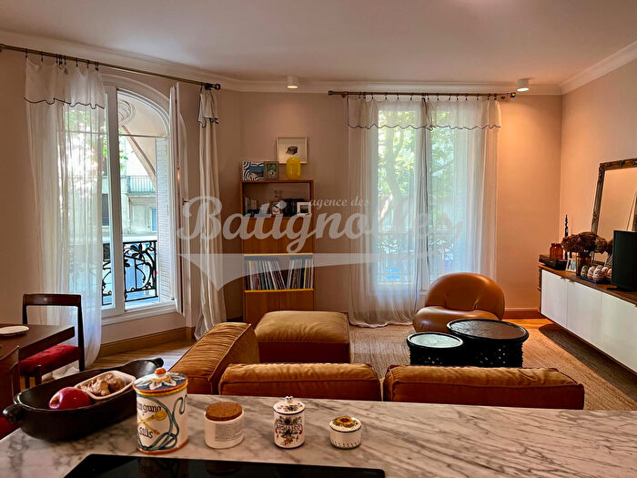 Paris 18ème, Grandes Carrières, Clichy : Appartement 3 pièces à louer