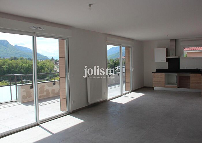 Appartement à louer - Voiron, Grand Brunetière, Criel - 5 pièces - 4 chambres