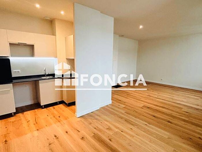 Appartement à louer - Centre Ville-Fin de la Guerre, Tourcoing - 2 pièces - 1 chambre