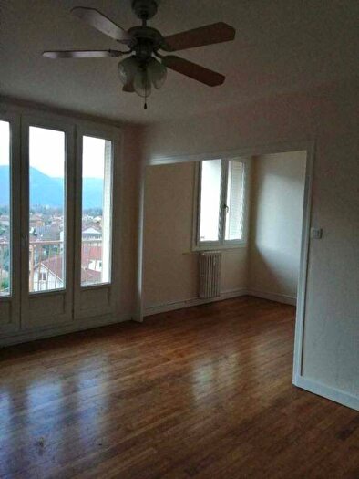 Fiancey-Brieux, Saint-Égrève : Appartement 5 pièces à louer