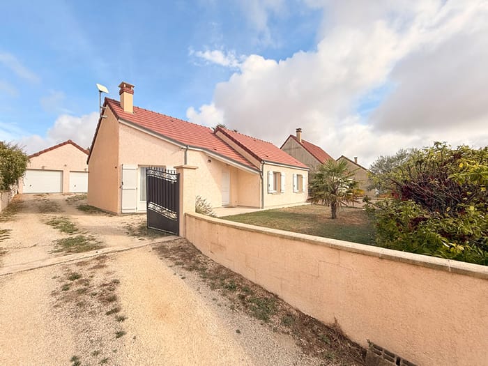 Saint-Germain-du-Puy - Maison 5 pièces à vendre