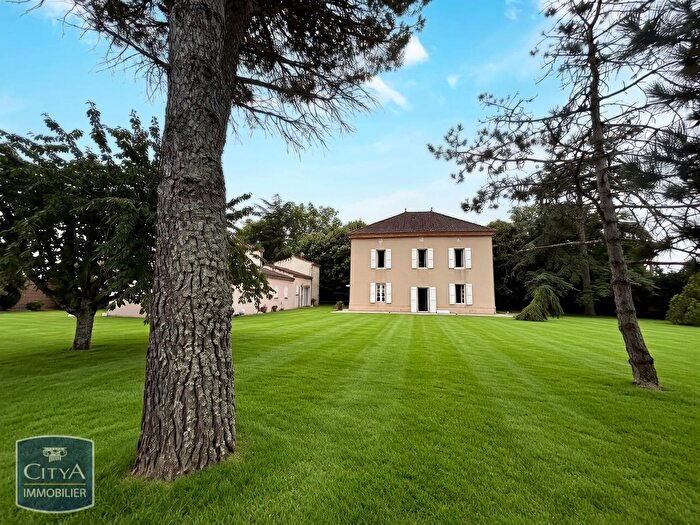 Maison 7 pièces à Poulan-Pouzols, à vendre