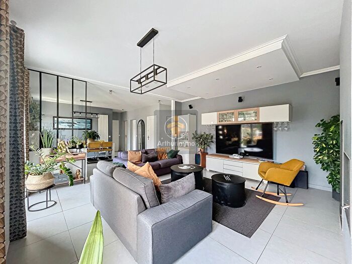Yerres, Bout du Monde, Camaldules, Abbaye : Maison 7 pièces à vendre