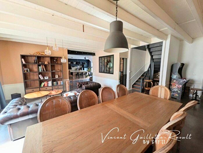 Maison 7 pièces à vendre à Sainte-Pazanne