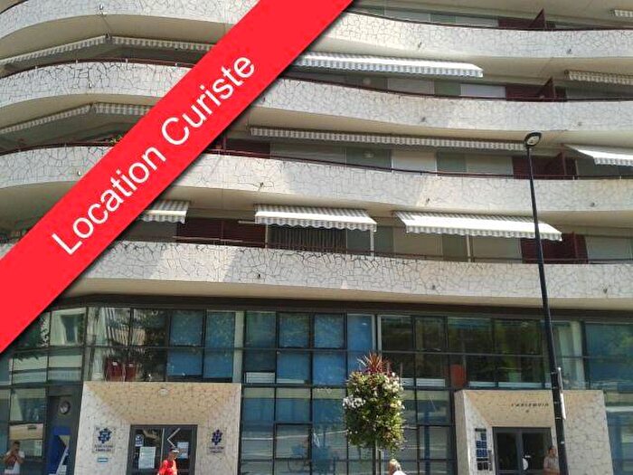 Appartement à louer - Hôtel de Ville, Vichy - 2 pièces - 1 chambre