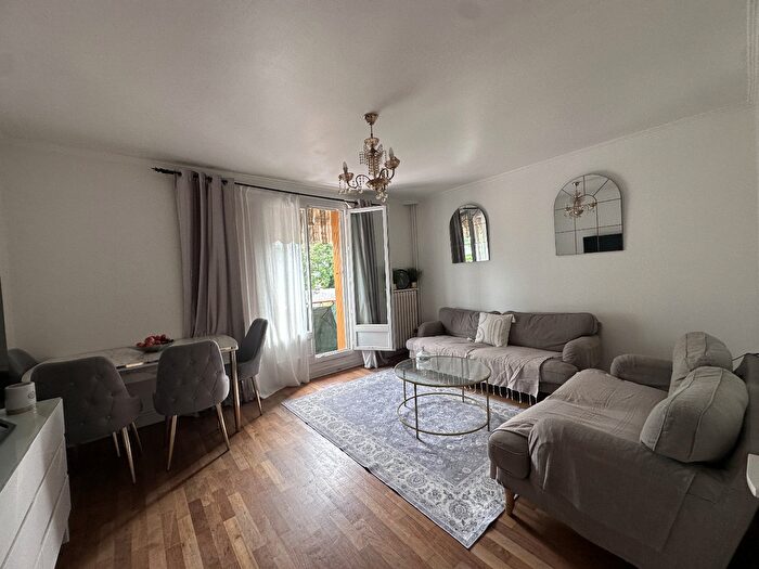 Villetaneuse, Centre-ville, Stade, Hameau du Parc : Appartement 3 pièces à vendre