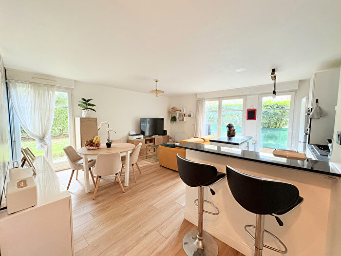 Appartement à vendre - Le Plessis-Trévise, Centre-ville, Orly Parc - 3 pièces - 2 chambres