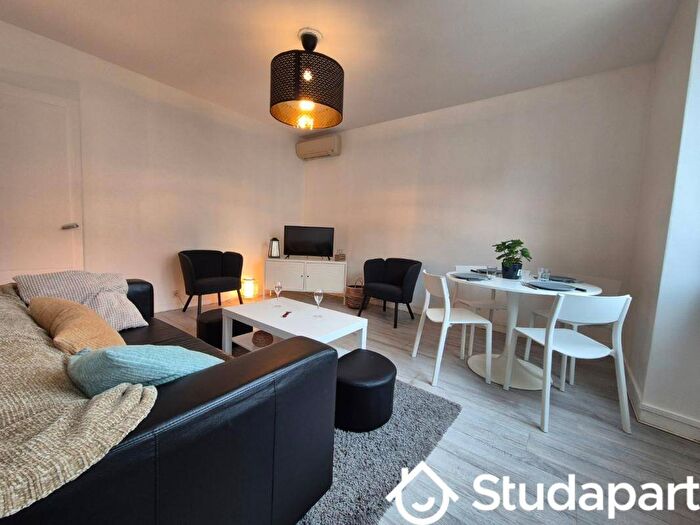 Appartement à louer - Centre Ville, Reims - 3 pièces - 2 chambres