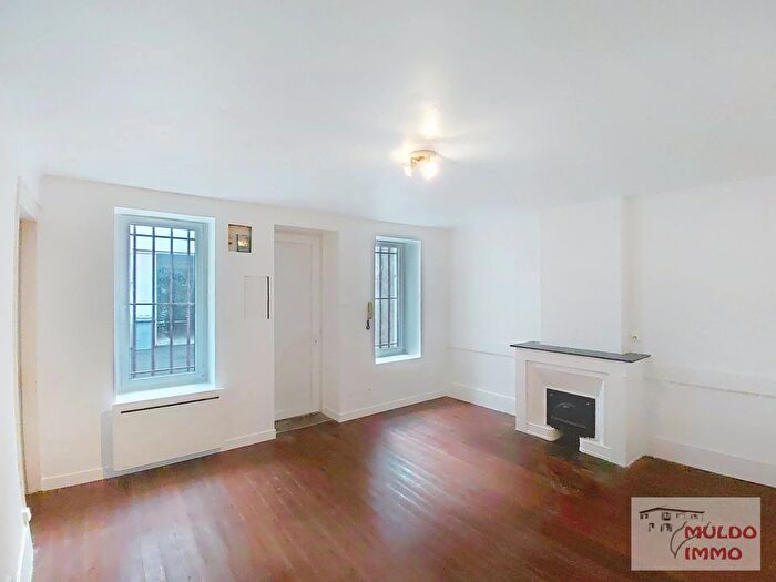 Appartement à louer - Oullins, Centre-ville - 1 pièce