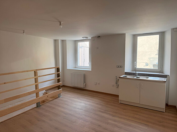 Maison à louer - La Rochette - 6 pièces - 3 chambres