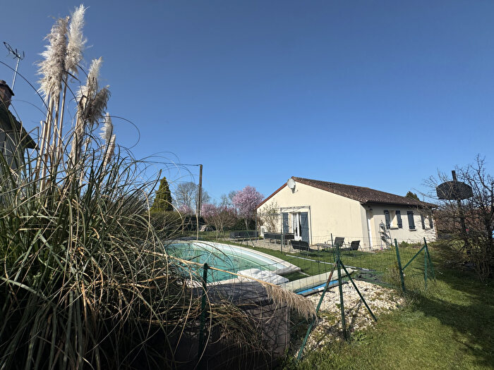 Maison à vendre - Saint-Martin-de-Jussac - 4 pièces - 3 chambres